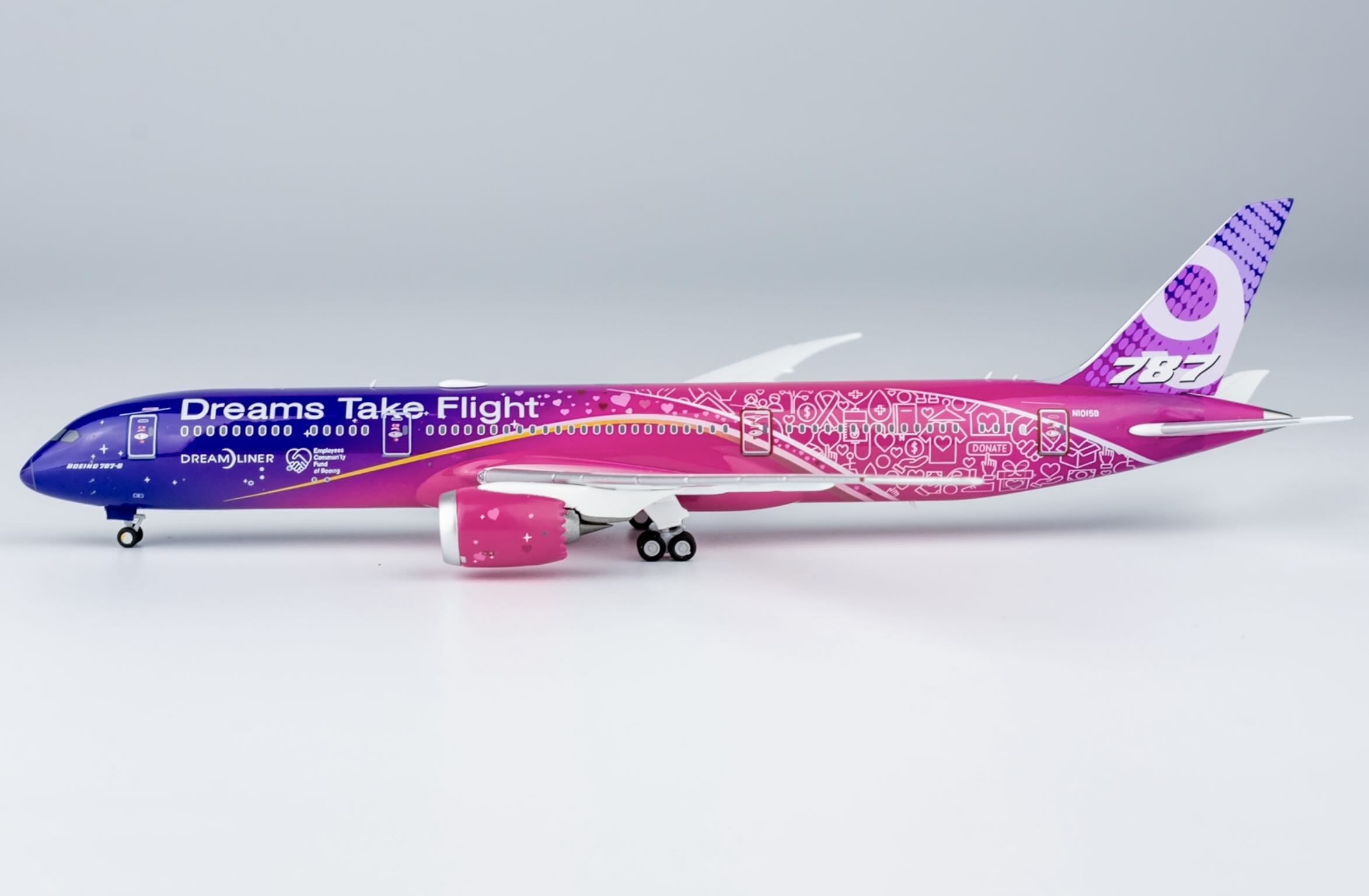 NG55090 Boeing 787-9 “Dreams Take Flight” N1015B – Airplane Model SG