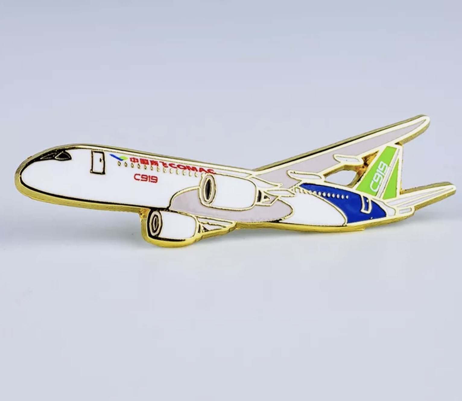 COMAC87056 COMACC919 – an official Badge from COMAC – Airplane Model SG