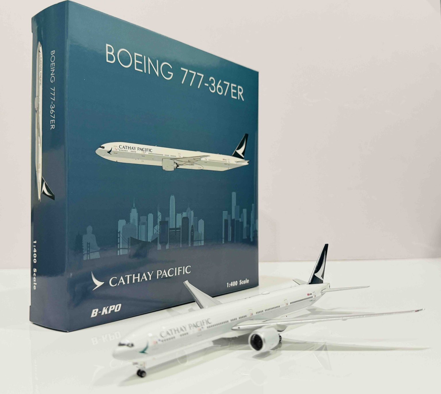 PH04626 Cathay Pacific B777-300ER B-KPO – Airplane Model SG